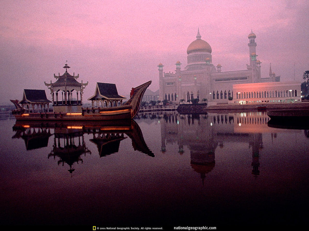 Bakgrund Sultan Omar Ali Saifuddin-Moskén, Nat Geo, Brunei Darussalam ...
